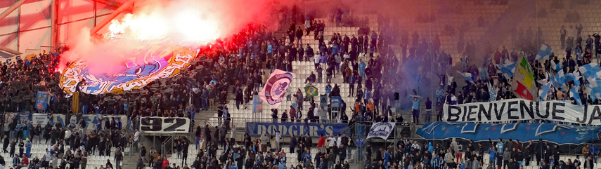 Zaun- & Stadionfahnen preisgünstig drucken | Beachflags.de